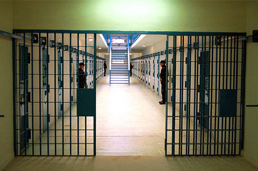PGR propone abrir las cárceles