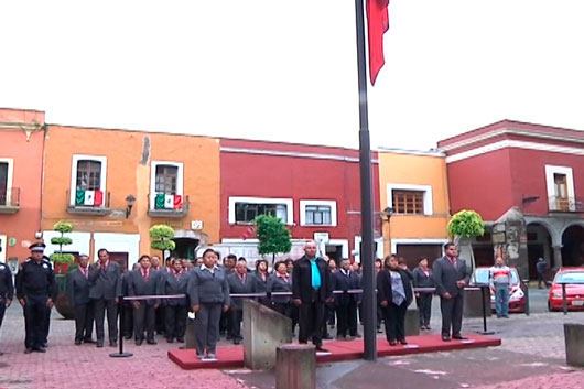 Celebra Axocomanitla aniversario del inicio de la Independencia con ...